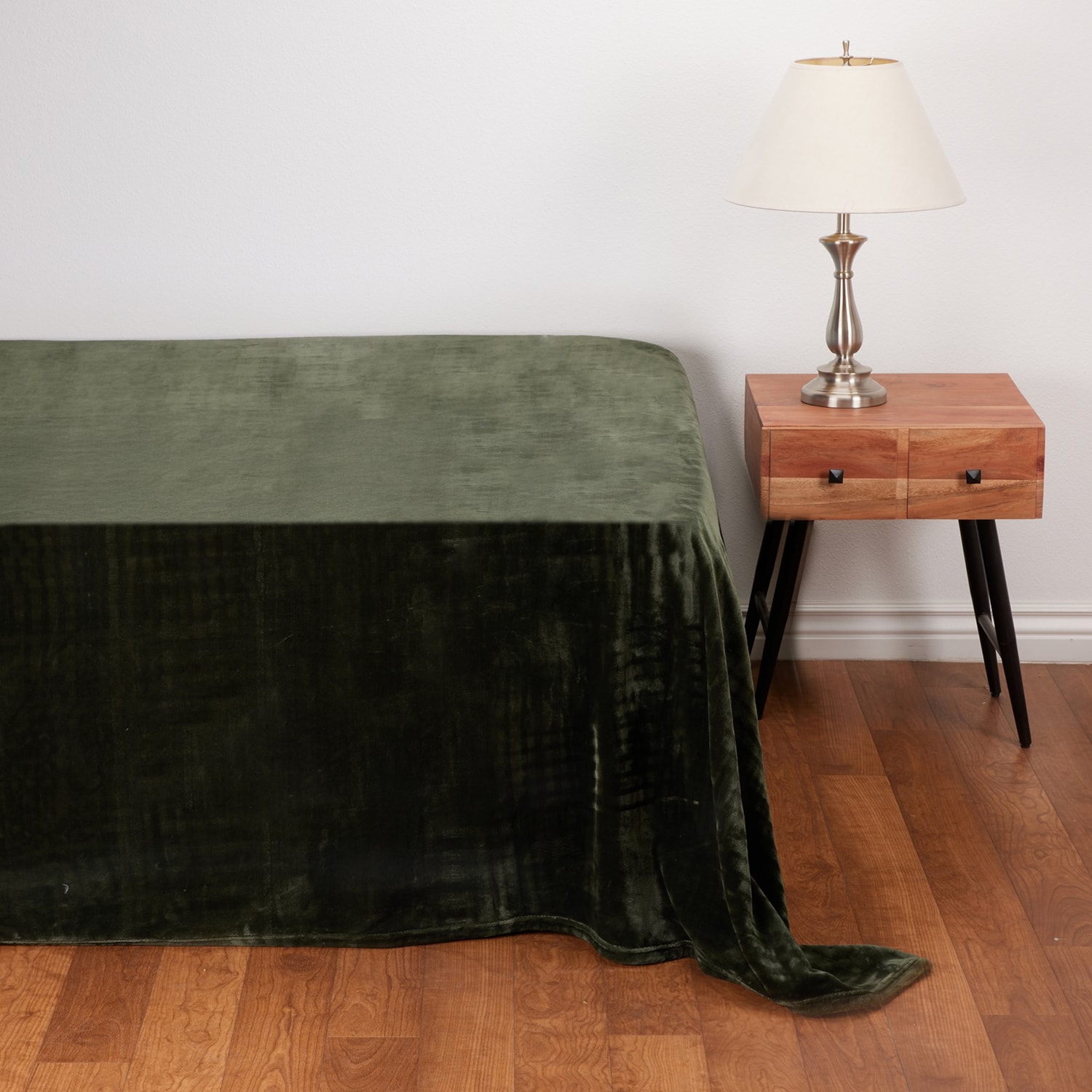 Brooks Brothers King Oversized Luxe Plush Fleece Blanket - 112x92 ...