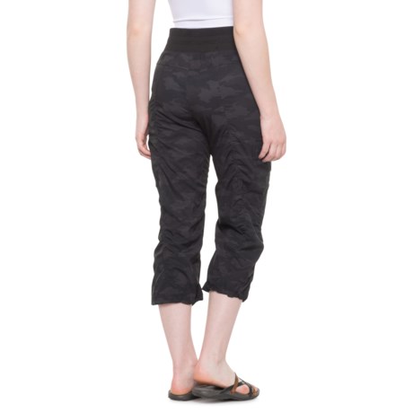 Kyodan Woven 2-Pocket Cargo Capris ( For Women) - Save 43%